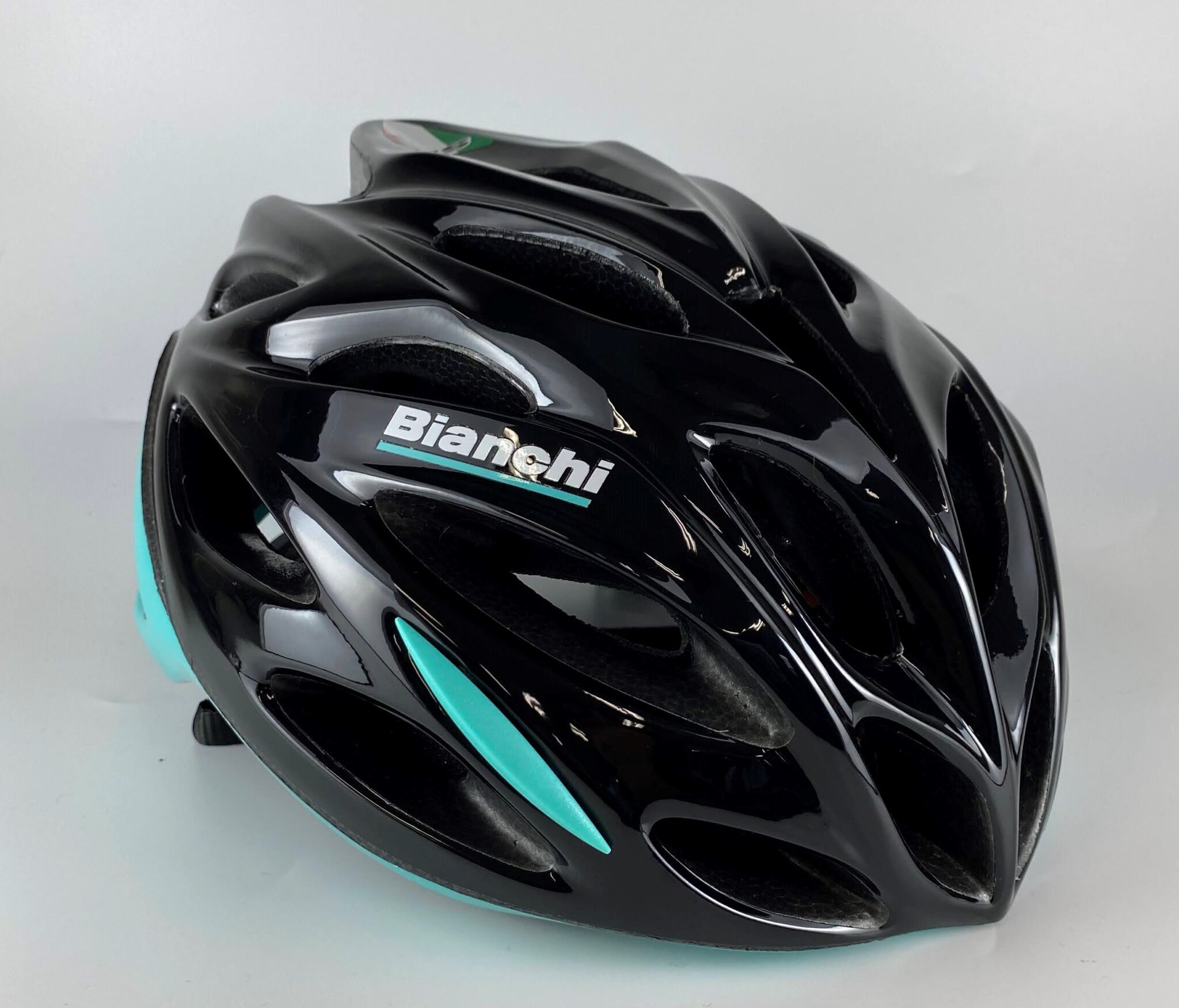 【PRODUCT】安全にサイクリングを楽しむ為の必需品～ヘルメット～をかぶろう - BIANCHI-STORE